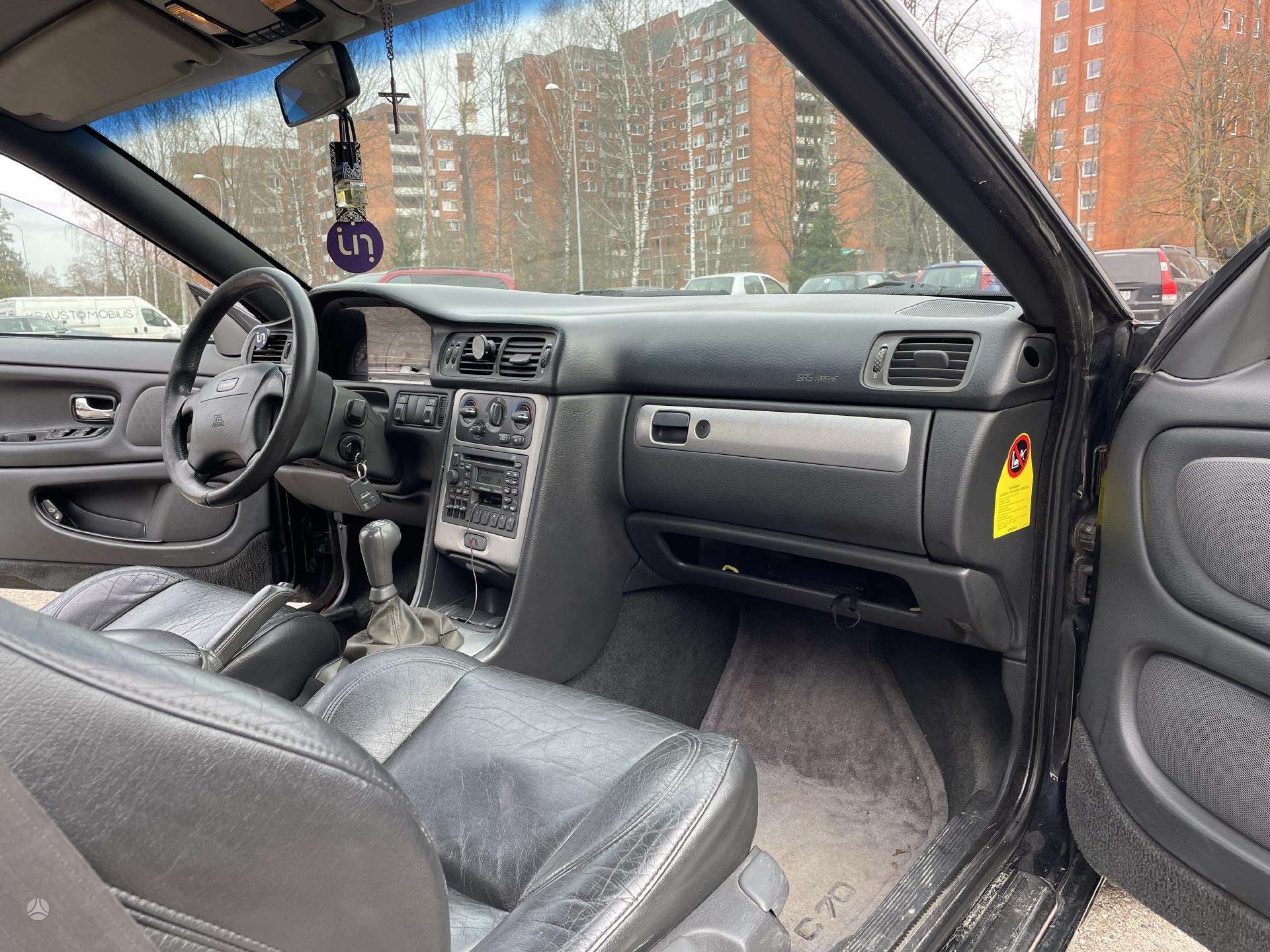 The Classic Beauty of the Volvo C70 Mk1: A Youngtimer to Remember ...