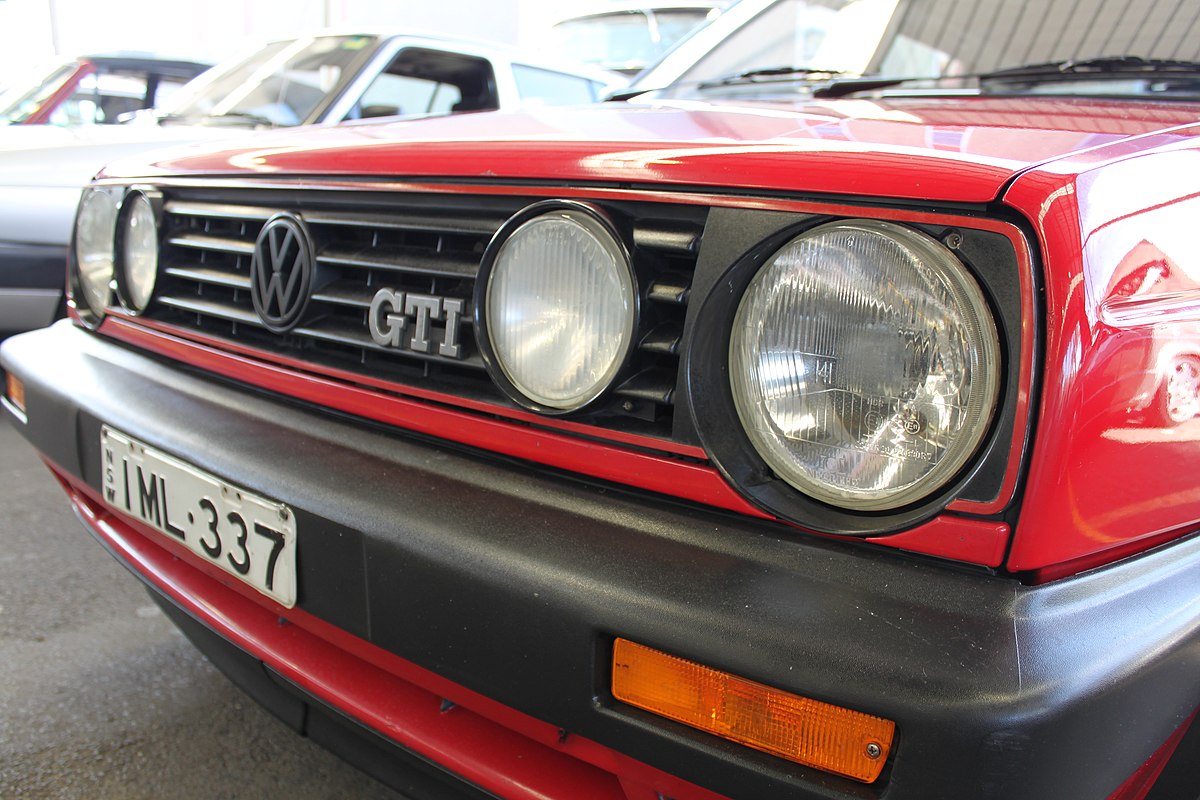 Cruising in Style with the Volkswagen Golf GTI Mk2: A Youngtimer Legend ...