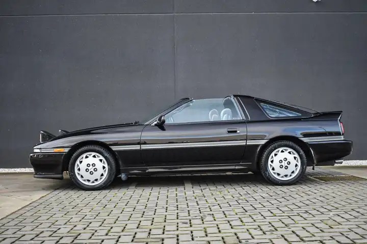 The Undeniable Allure of the Toyota Supra A70 (Mk3): A Youngtimer ...