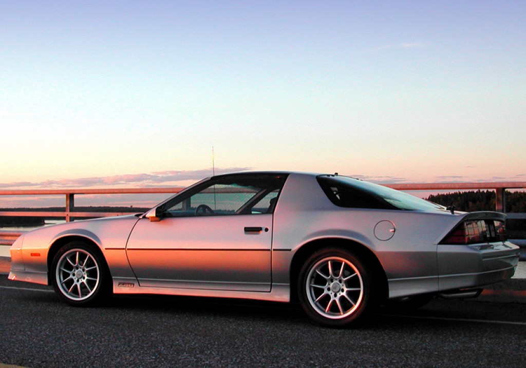 Top Youngtimer Cars To Buy in 2025 – Youngtimer Cars Europe